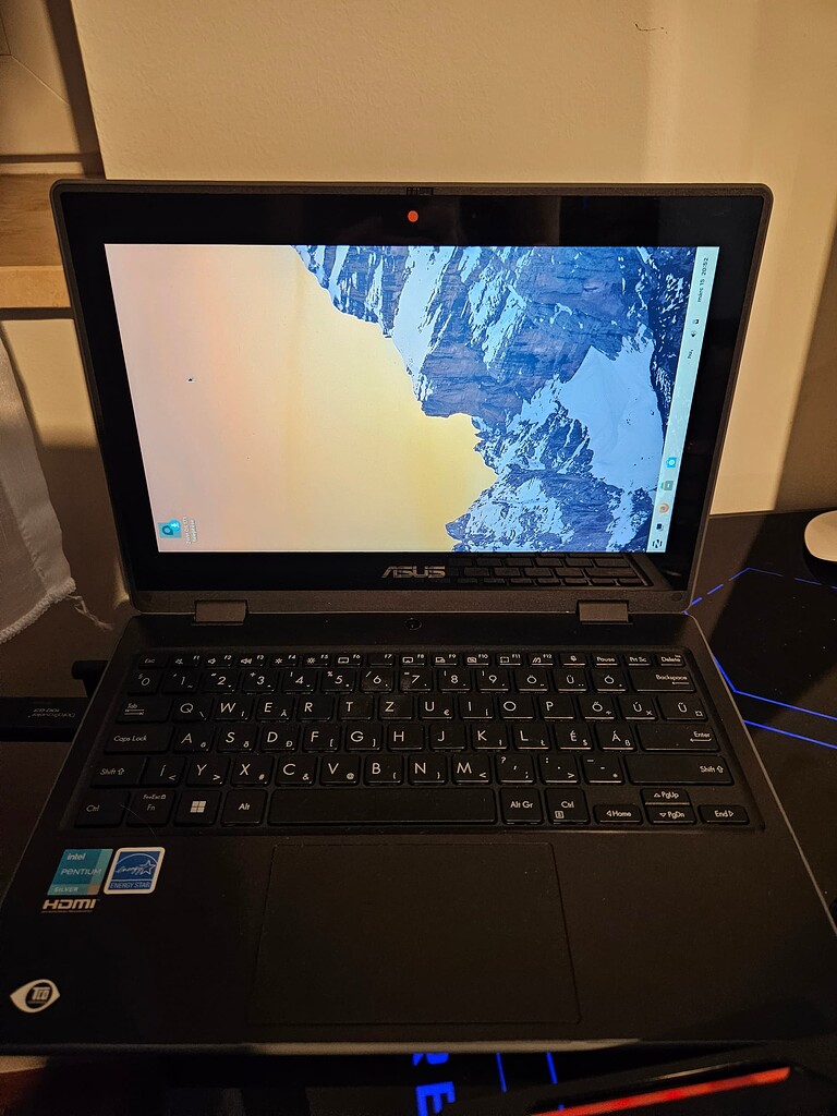 Trying to install zorin education 17.1 and my screen is inverted - Installing Zorin OS - Zorin Forum
